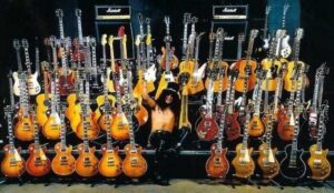 Ultimate Guide to Slash: Tone, Gear, Effects (Slash's Guitar Rig ...