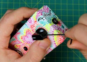 Easiest Guitar Pedal to Build Tutorial (7-Minute Fuzz Pedal) - Guitar ...